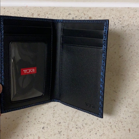 Tumi | Bags | Tumi Wallet | Poshmark